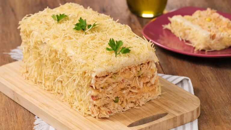 Pão gelado de frango simples com pão de forma - Casa e Culinaria