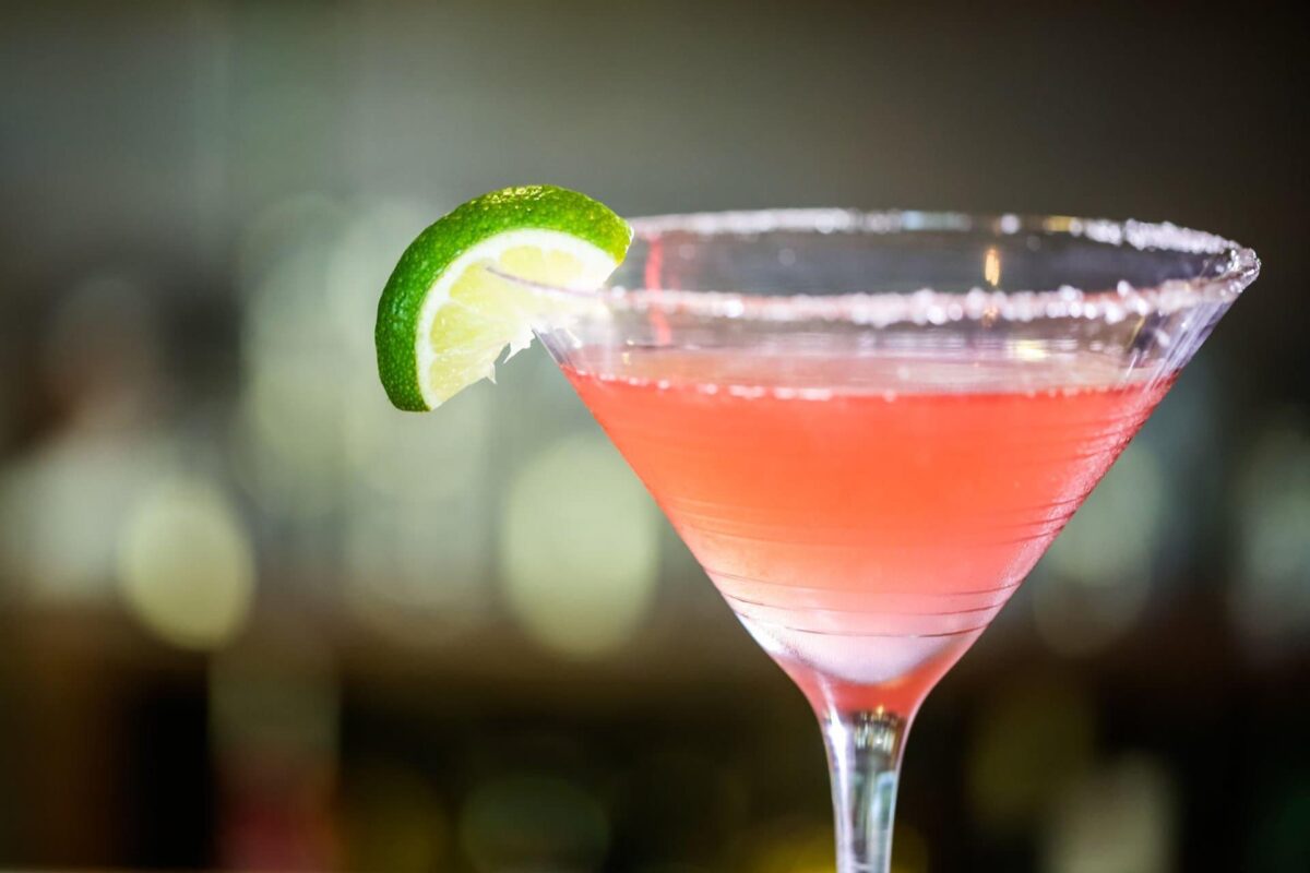 Cosmopolitan: um drink que vai te conquistar - Casa e Culinaria